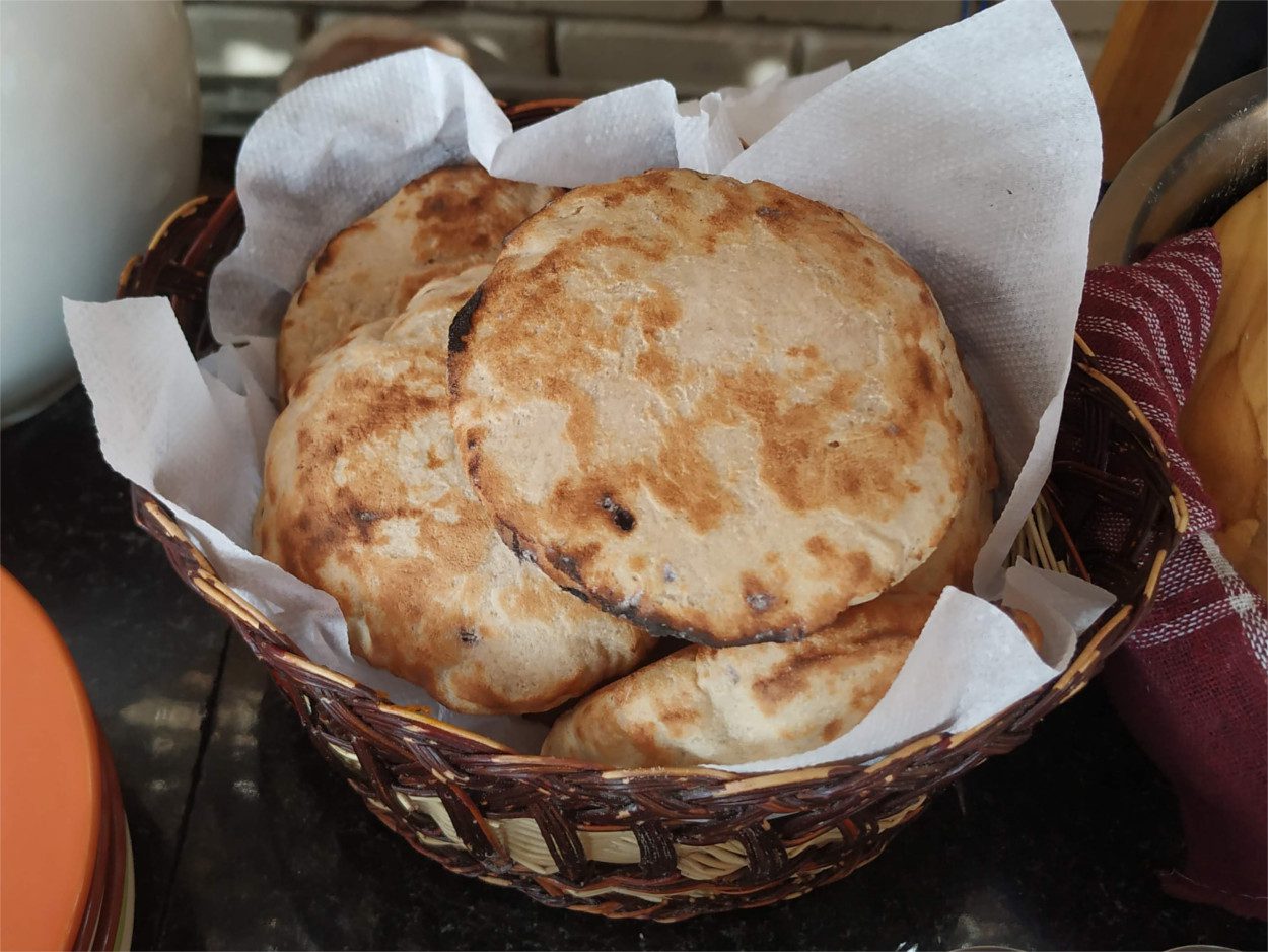 How To Bake Ladakhi Khambir Bread In A Traditional Thap Oven | LIFE On The PLANET LADAKH